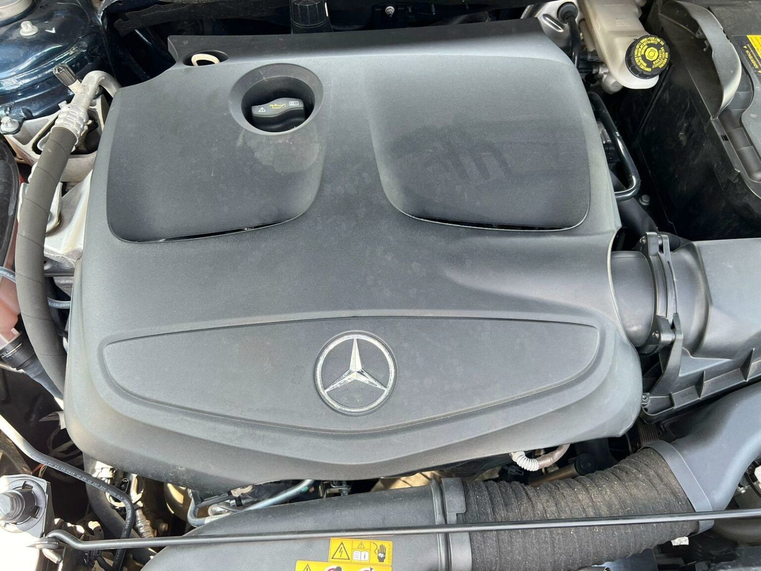 2021 MERCEDES BENZ GLA 200 - Wagen automotriz