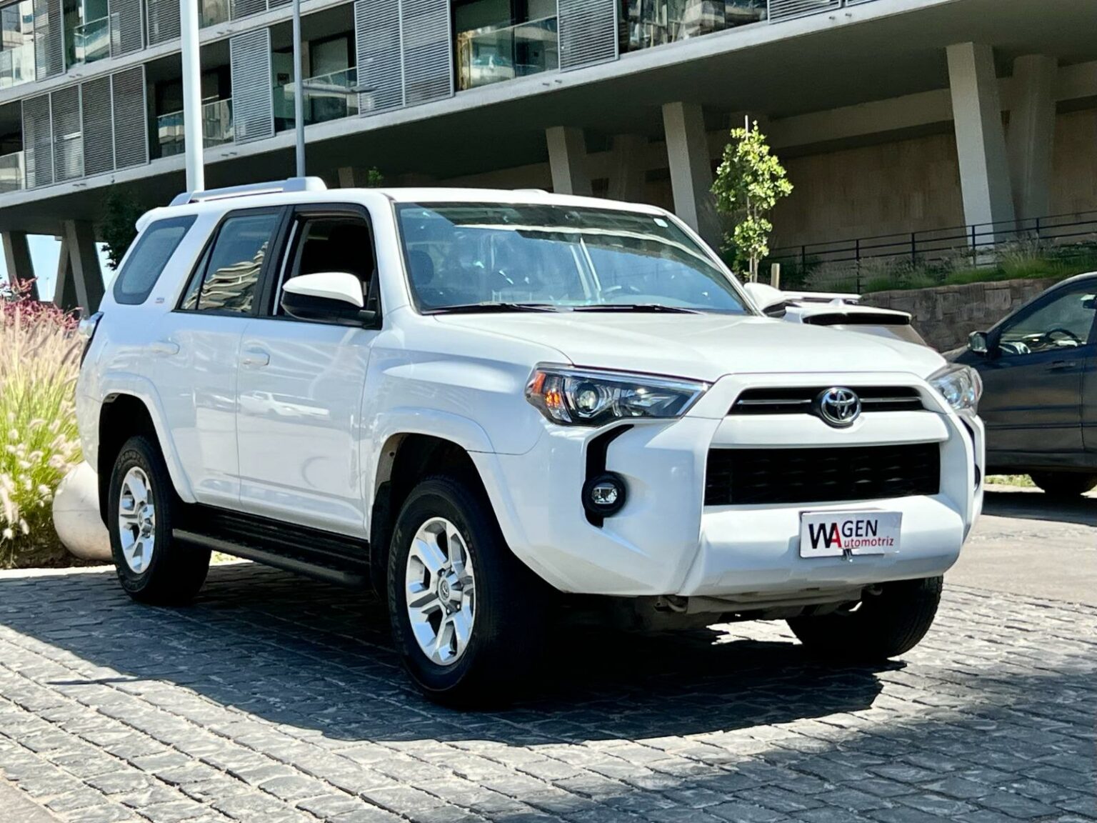 2022 TOYOTA 4 RUNNER SR5 4x2 - Wagen automotriz