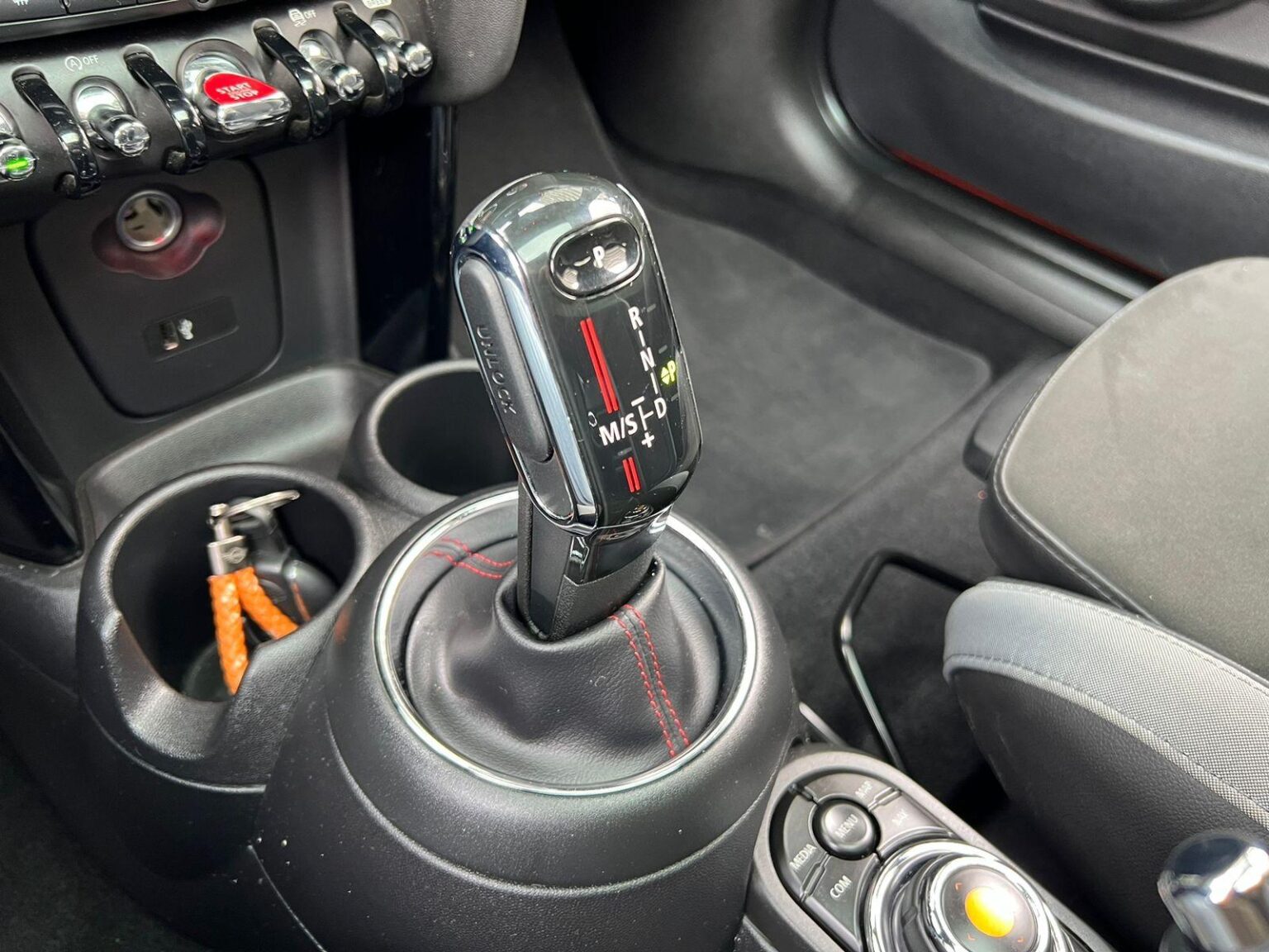 2021 MINI JCW - Wagen automotriz